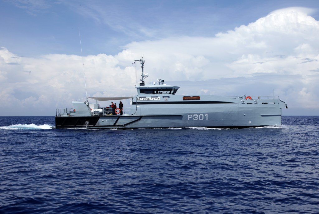 RBDF Ship’s Crew gives back to Community - ZNS BAHAMAS