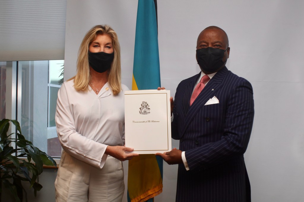 IICA Representative to The Bahamas made a courtesy call on the Minister ...