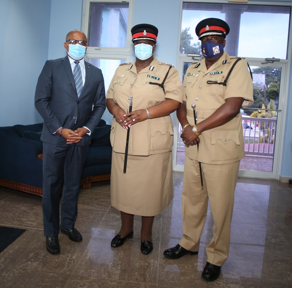 R.B.P.F Honours Retiring Deputy Commissioner of Police - ZNS BAHAMAS