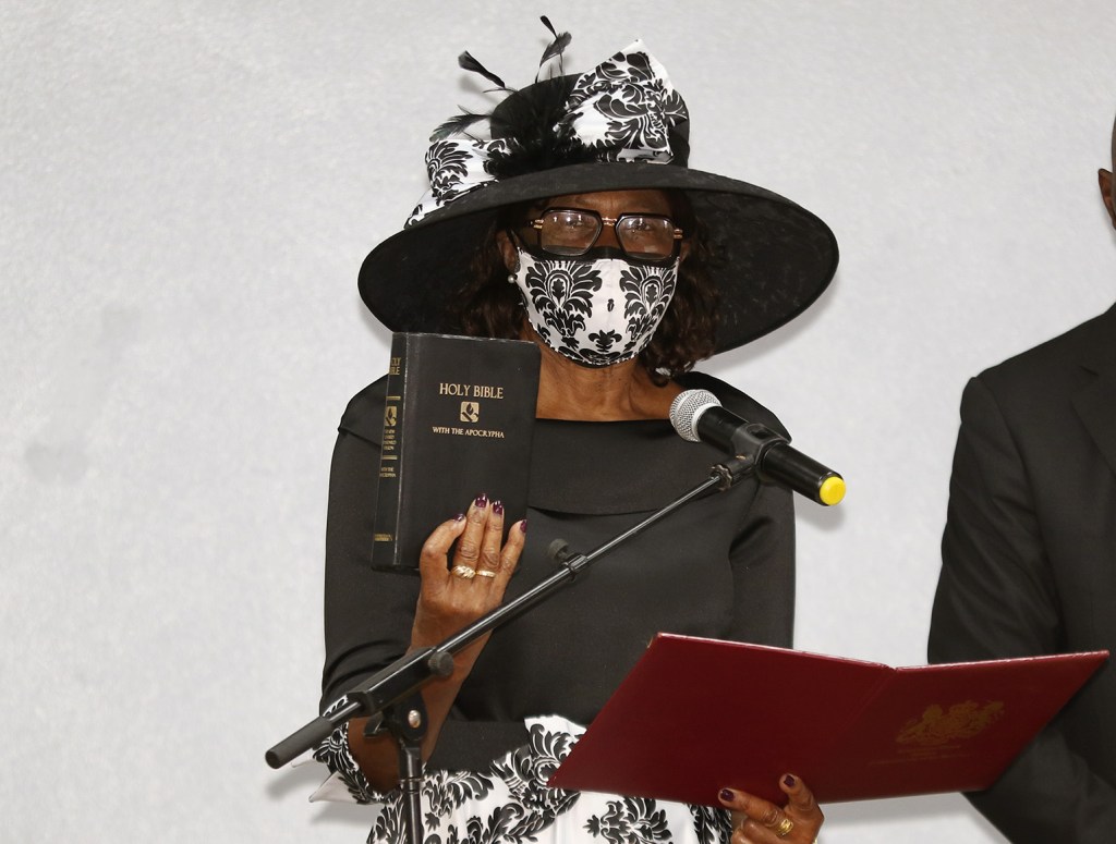 Cynthia Pratt sworn in as Deputy to the Governor General - ZNS BAHAMAS