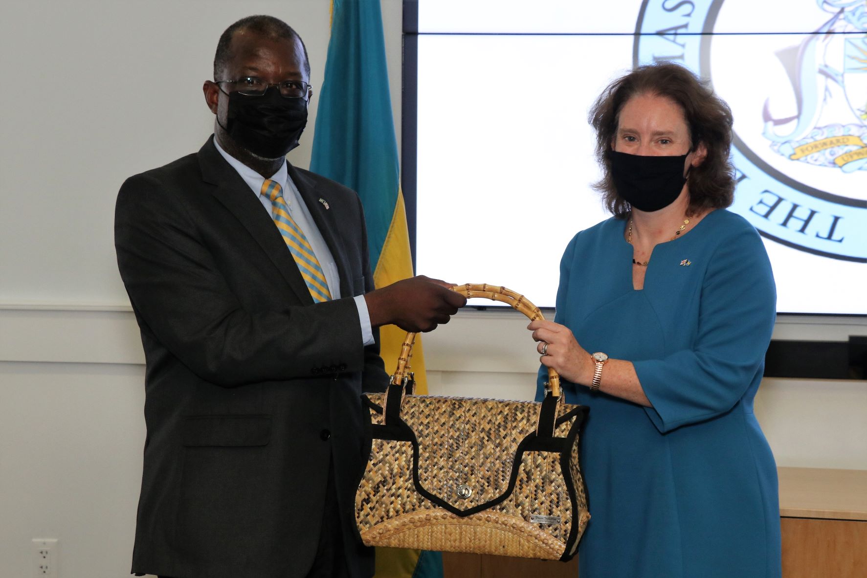 Courtesy Call at MOTIA by US Embassy Charge d'Affaires Usha Pitts - ZNS ...