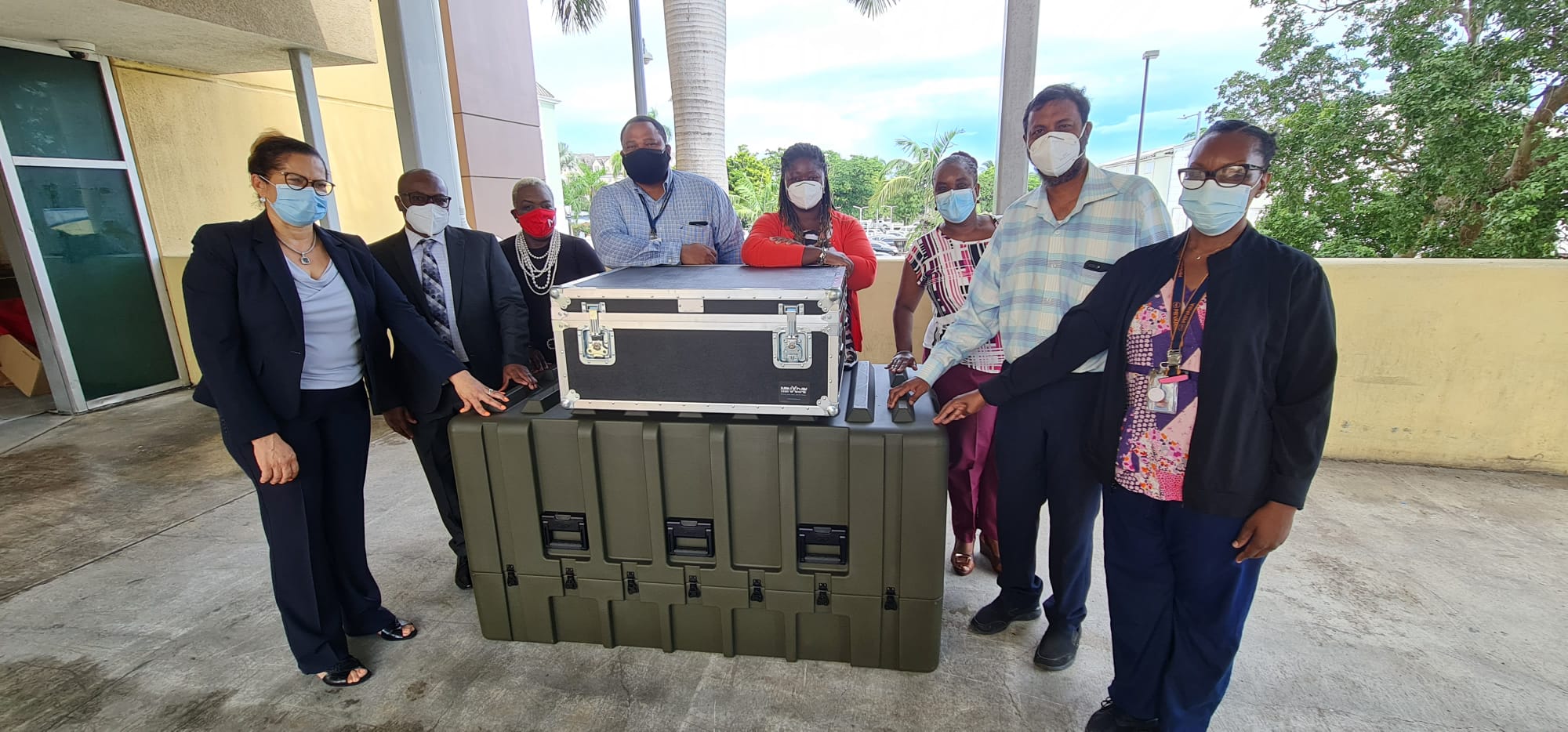 PMH Received Donation of Portable Xray Machine from FitPart - ZNS BAHAMAS