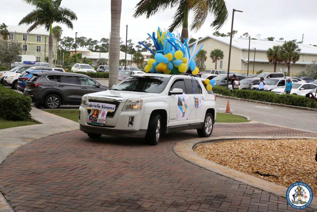 MOYSC Hosts Drive-up Celebration Honouring 44 Youth of Grand Bahama ...