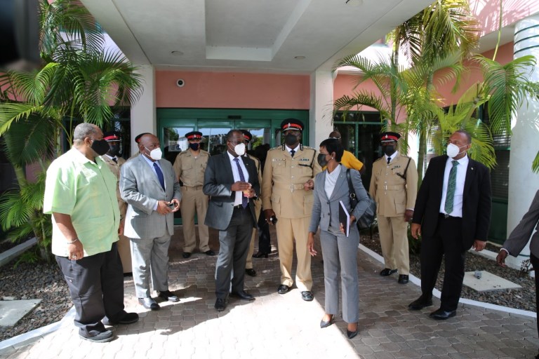 National Security Minister views officers’ needs firsthand - ZNS BAHAMAS