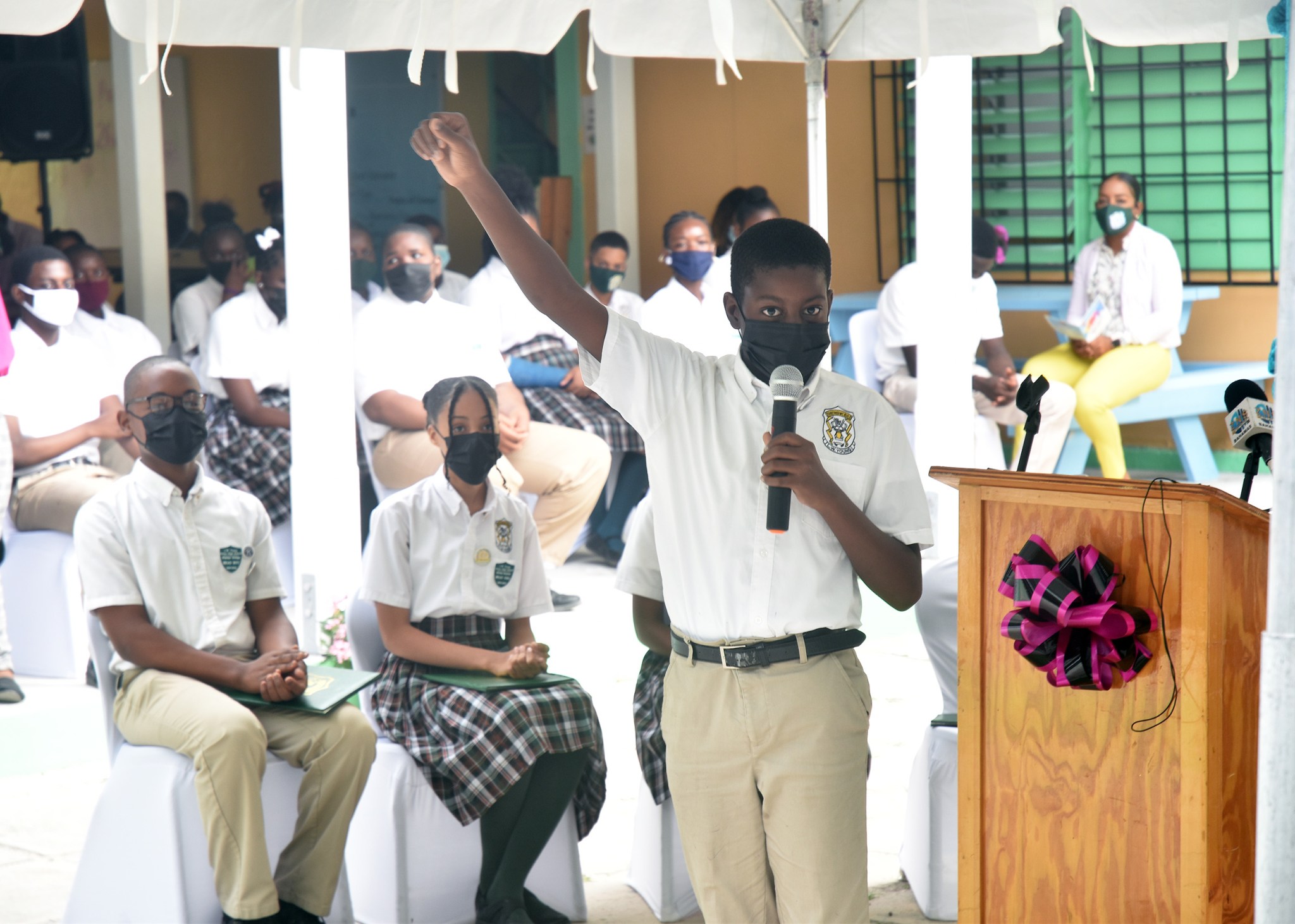 L. W. Young Junior High School recognizes ‘World Poetry Day’ - ZNS BAHAMAS