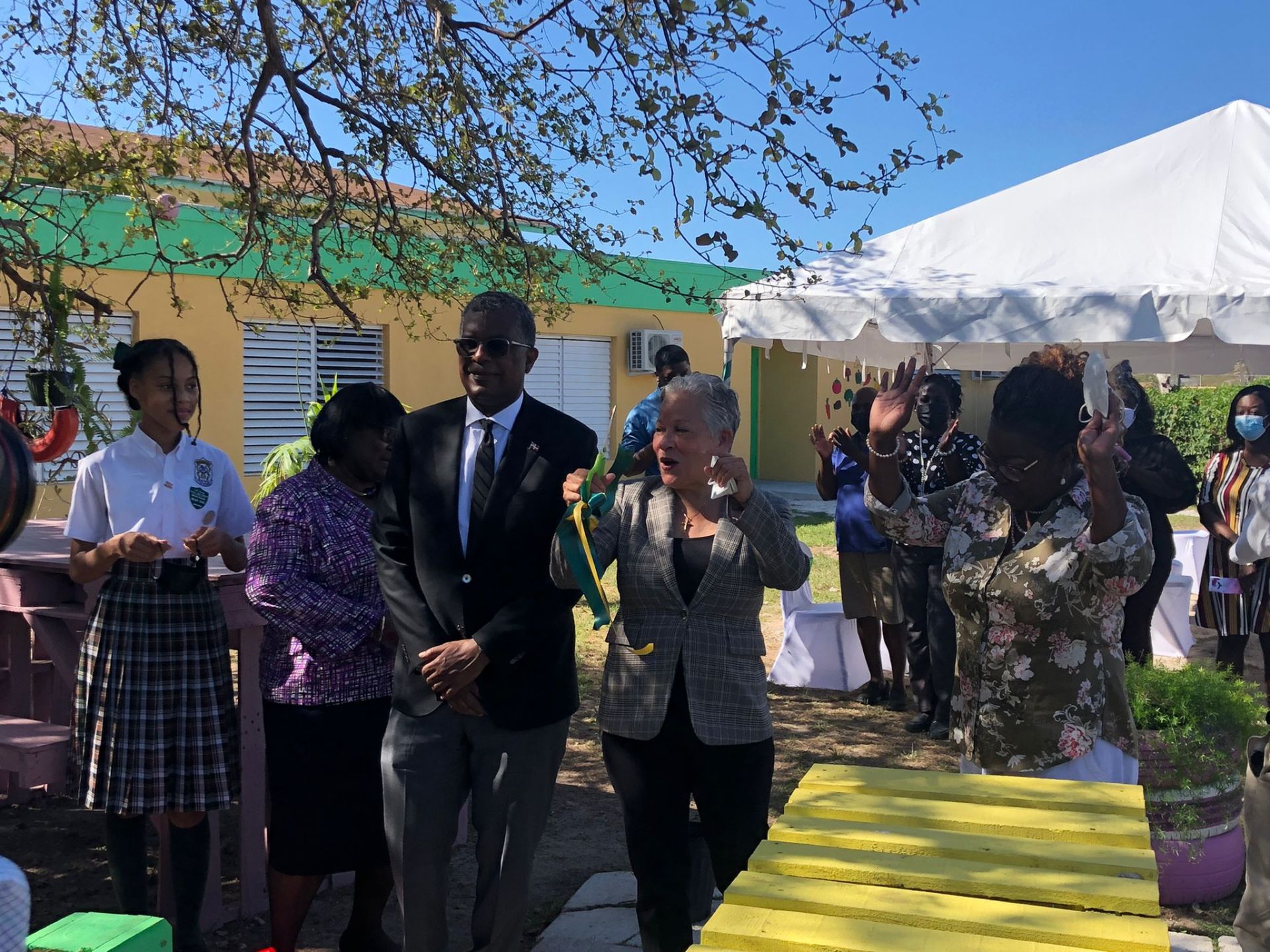 LW Young's Reading Garden Opens - ZNS BAHAMAS