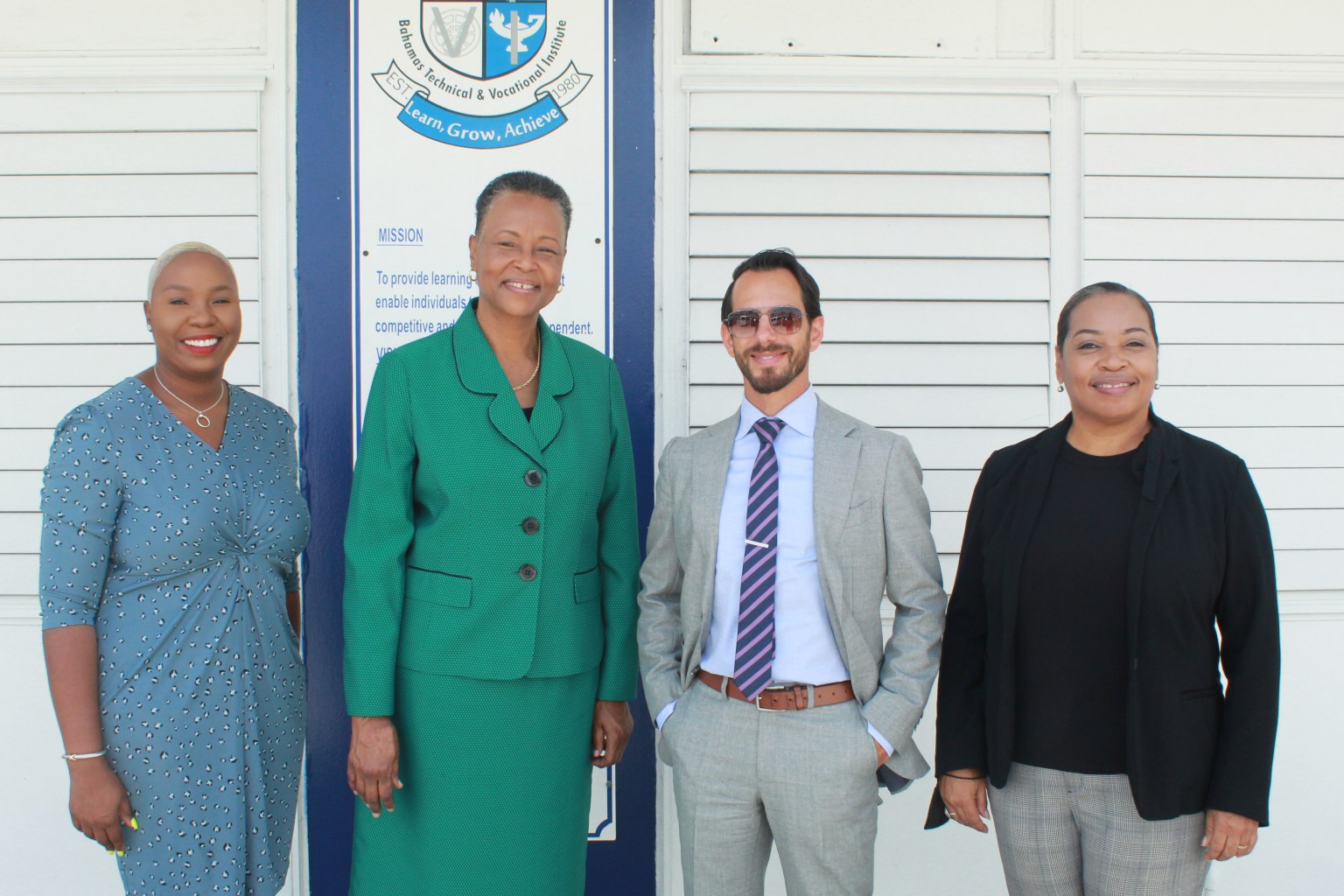 US Embassy Officials Call on BTVI Interim President - ZNS BAHAMAS