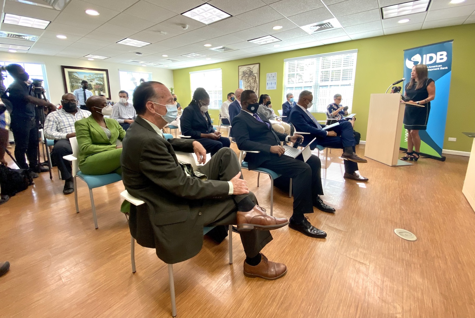 IDB reveals report on COVID-19 pandemic’s impact on The Bahamas - ZNS ...