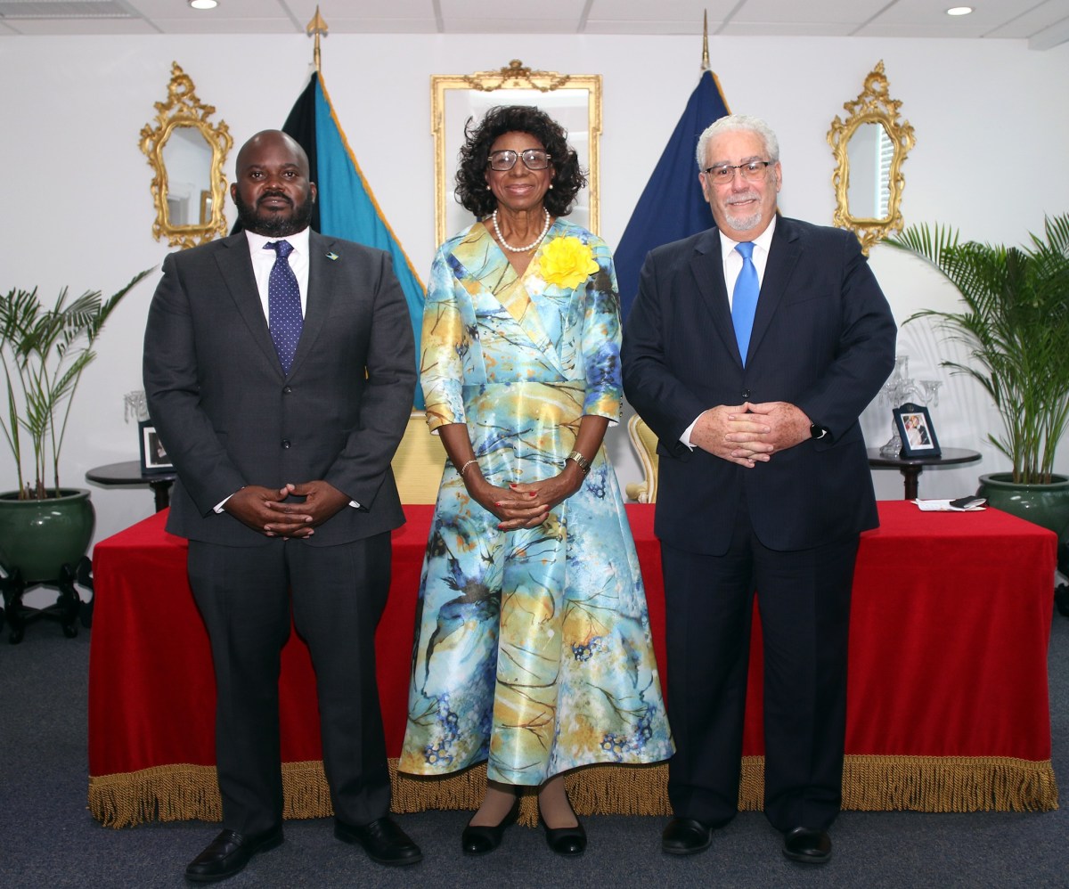 Sir Brian Moree, sworn in as Justice of the Court of Appeal - ZNS BAHAMAS