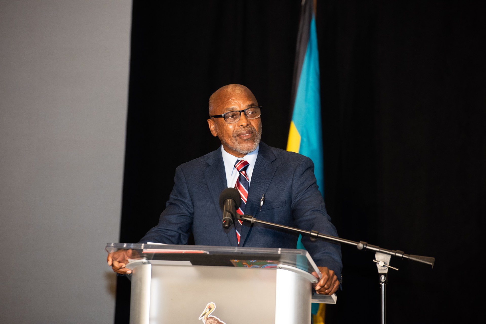 Dr Robin Roberts Retires from the Leadership of UWI SCMR - ZNS BAHAMAS