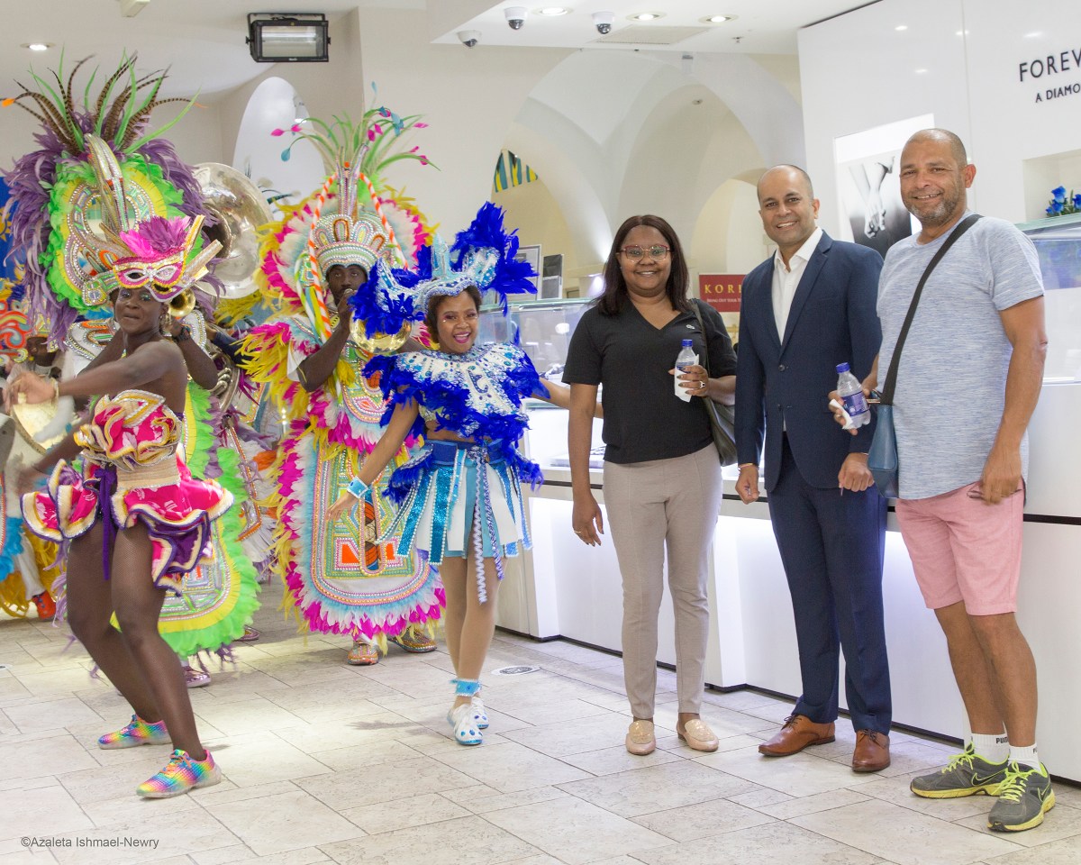 Bahamian-Style welcome for De Beers by Diamonds International in The ...