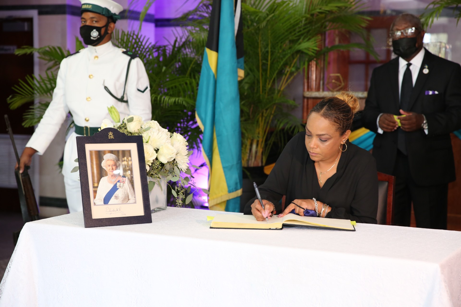Grand Bahama officials sign the Book of Condolence on the Passing of HM ...
