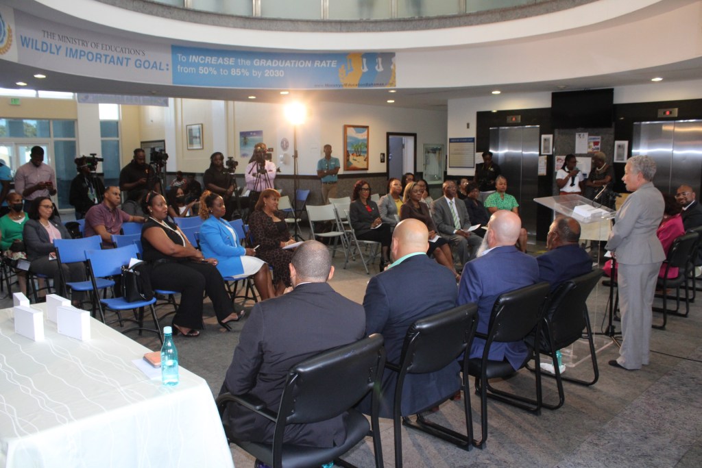 BTC donates 400 tablets to Ministry of Education Schools - ZNS BAHAMAS