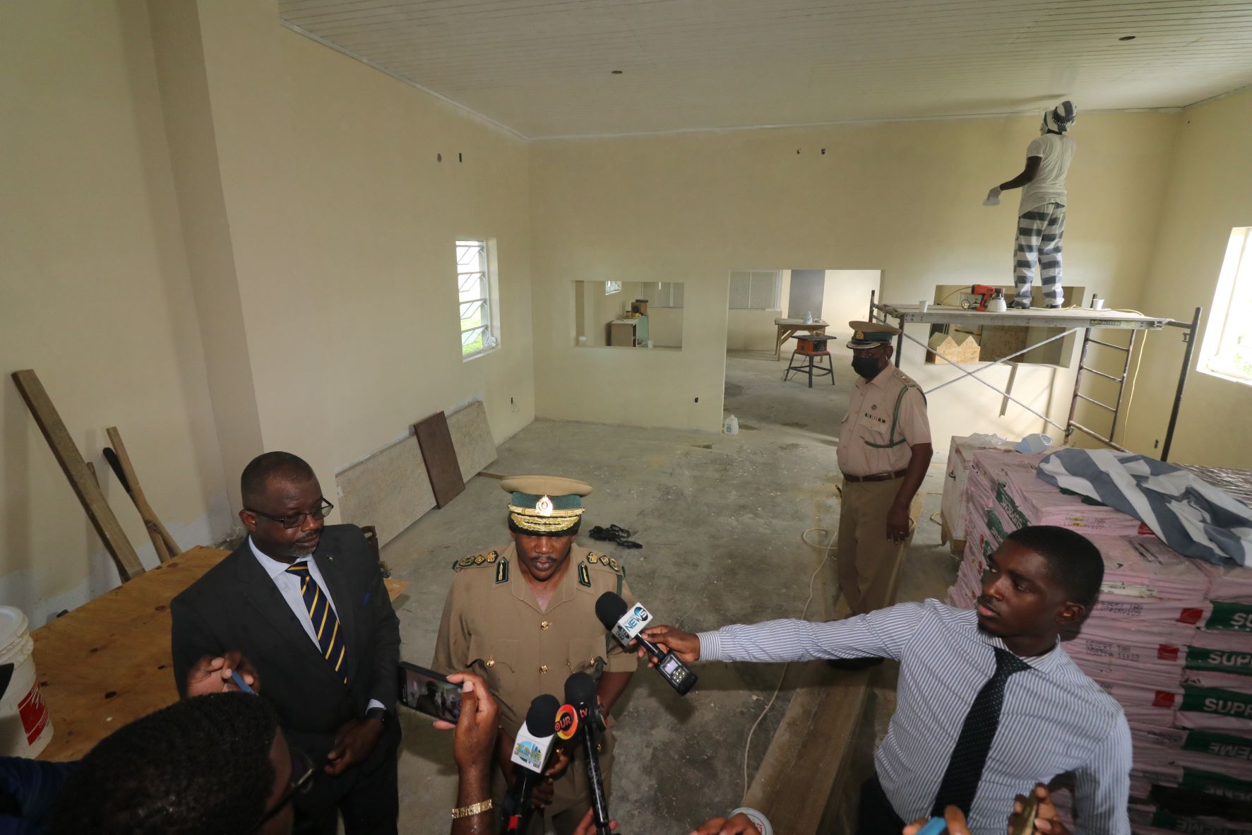 Min. Munroe views upgrades at Bahamas Department of Correctional ...