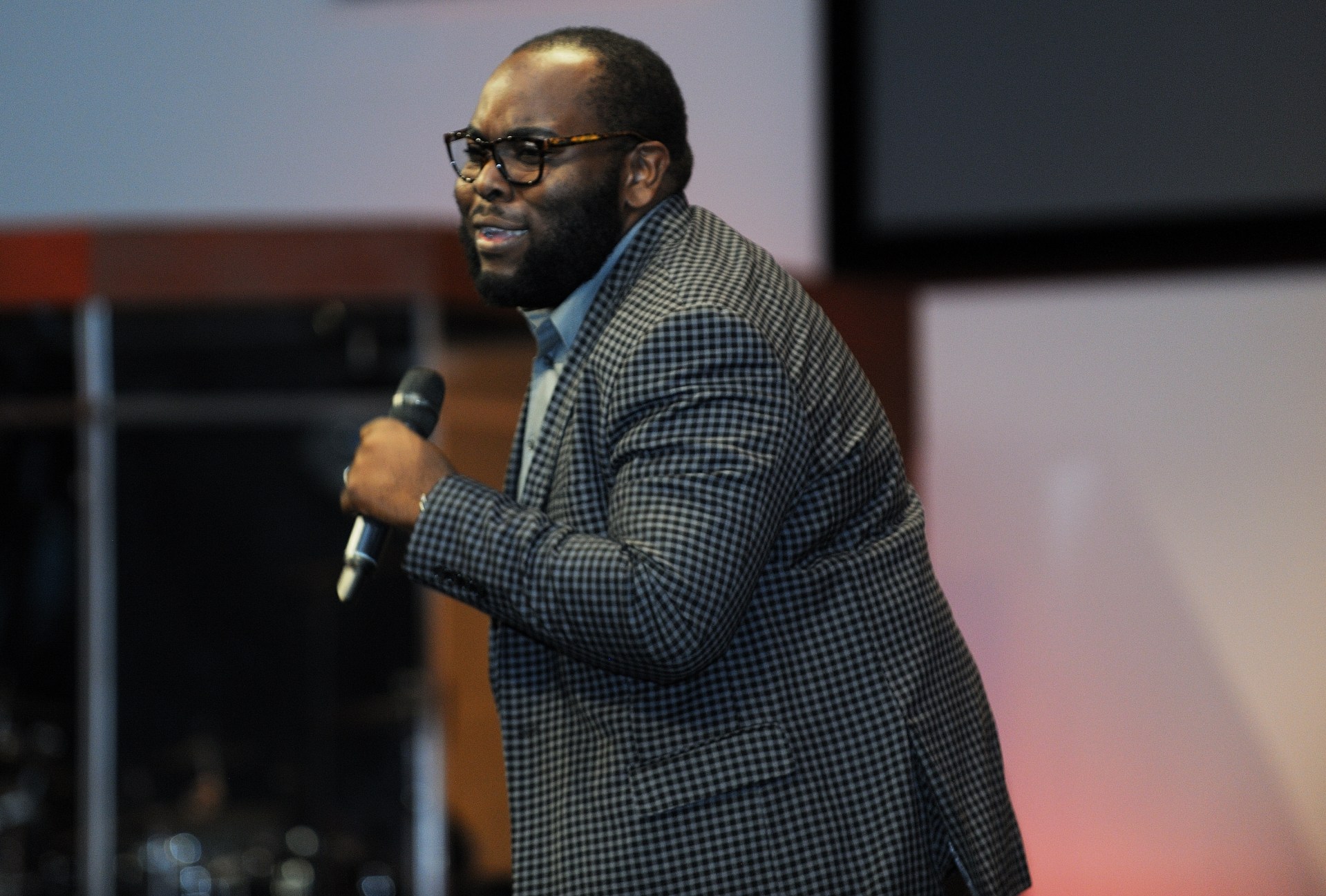 Hundreds Turn Out to Honor Rev Dr CB Moss - ZNS BAHAMAS