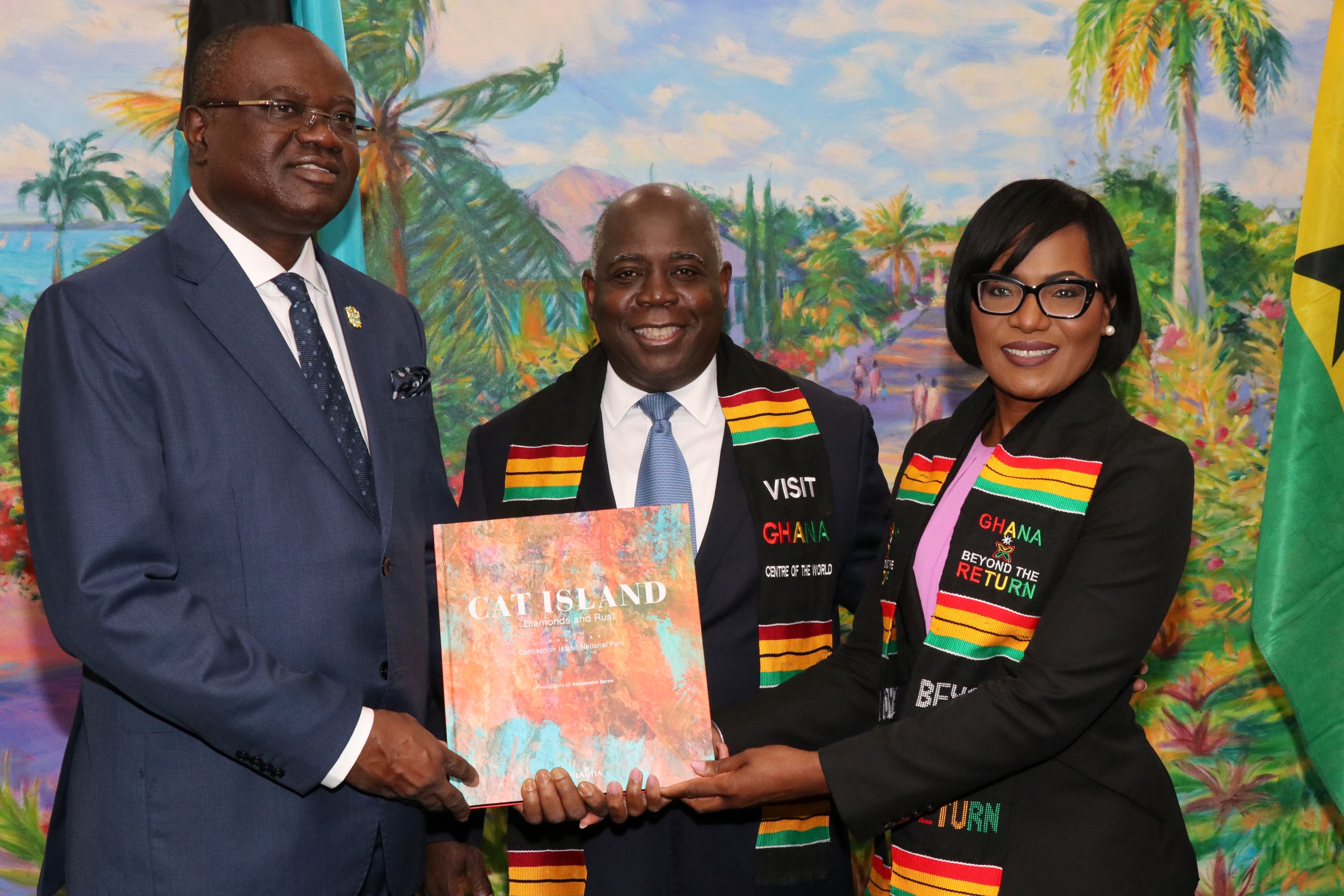 Ghanaian Ministers Pay Courtesy Call on Prime Minister Davis - ZNS BAHAMAS