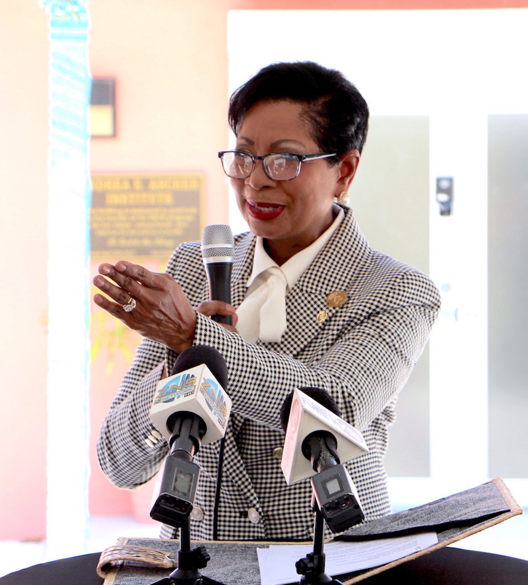 Ann Marie Davis Brings Motivational Remarks To PACE Students - ZNS BAHAMAS