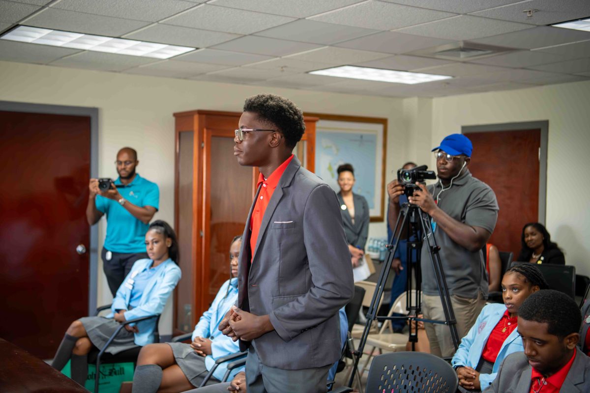 ISBET students pay courtesy call on Deputy Prime Minister Cooper - ZNS ...