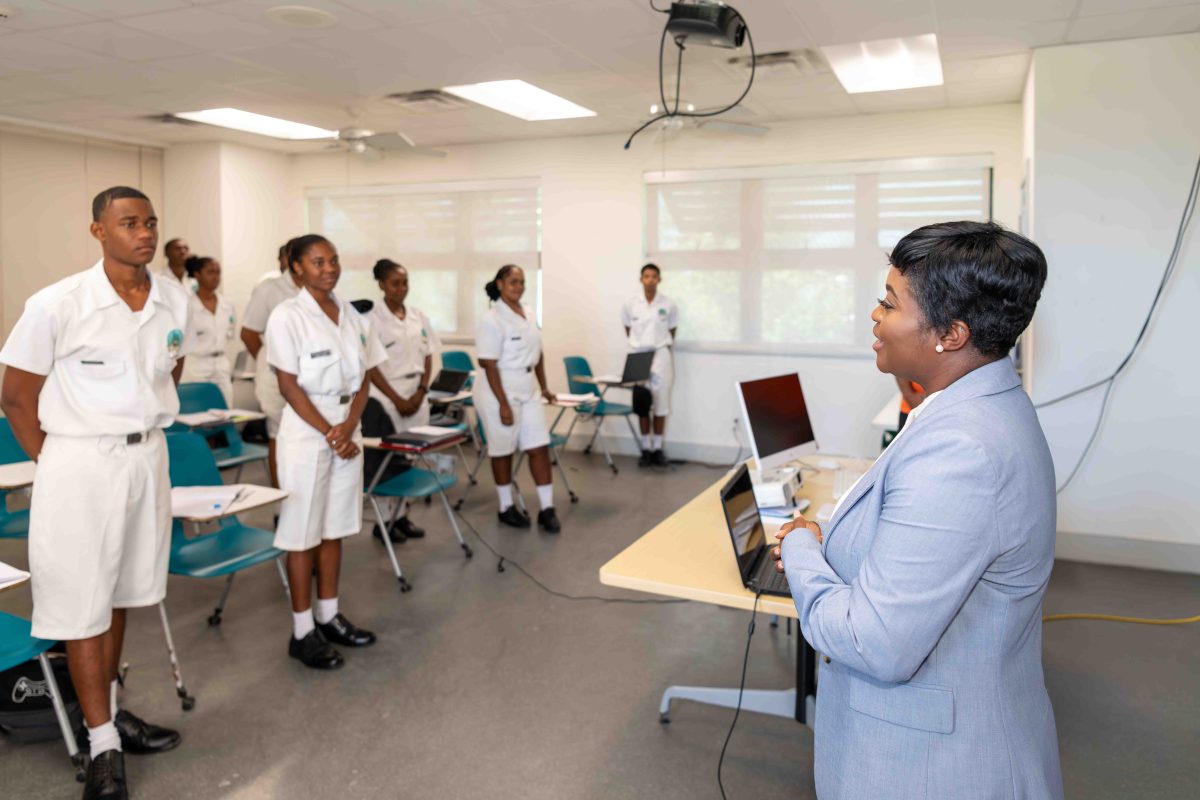 Transport and Housing Minister Tours the LJM Maritime Academy - ZNS BAHAMAS
