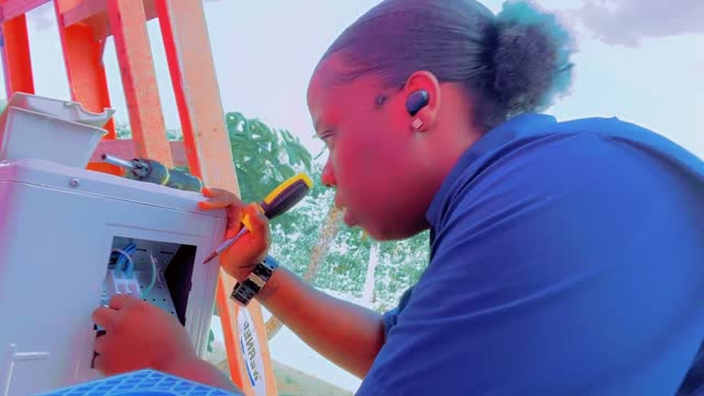 Female Tech Strives In Male Industry - ZNS BAHAMAS