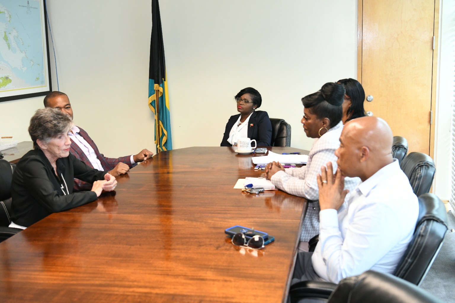 Philip Simon pays a courtesy call on the Minister of Transport and ...