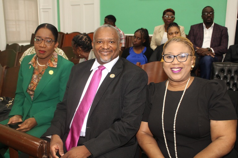 MOYSC 'Youth in Parliament' wraps up Youth Month - ZNS BAHAMAS