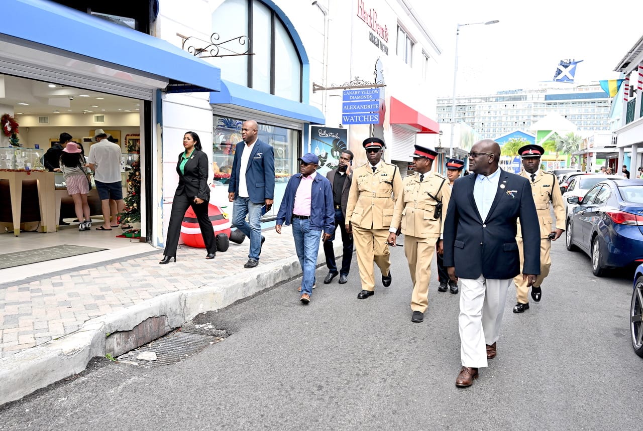 Tourism Officials Tour Downtown - ZNS BAHAMAS