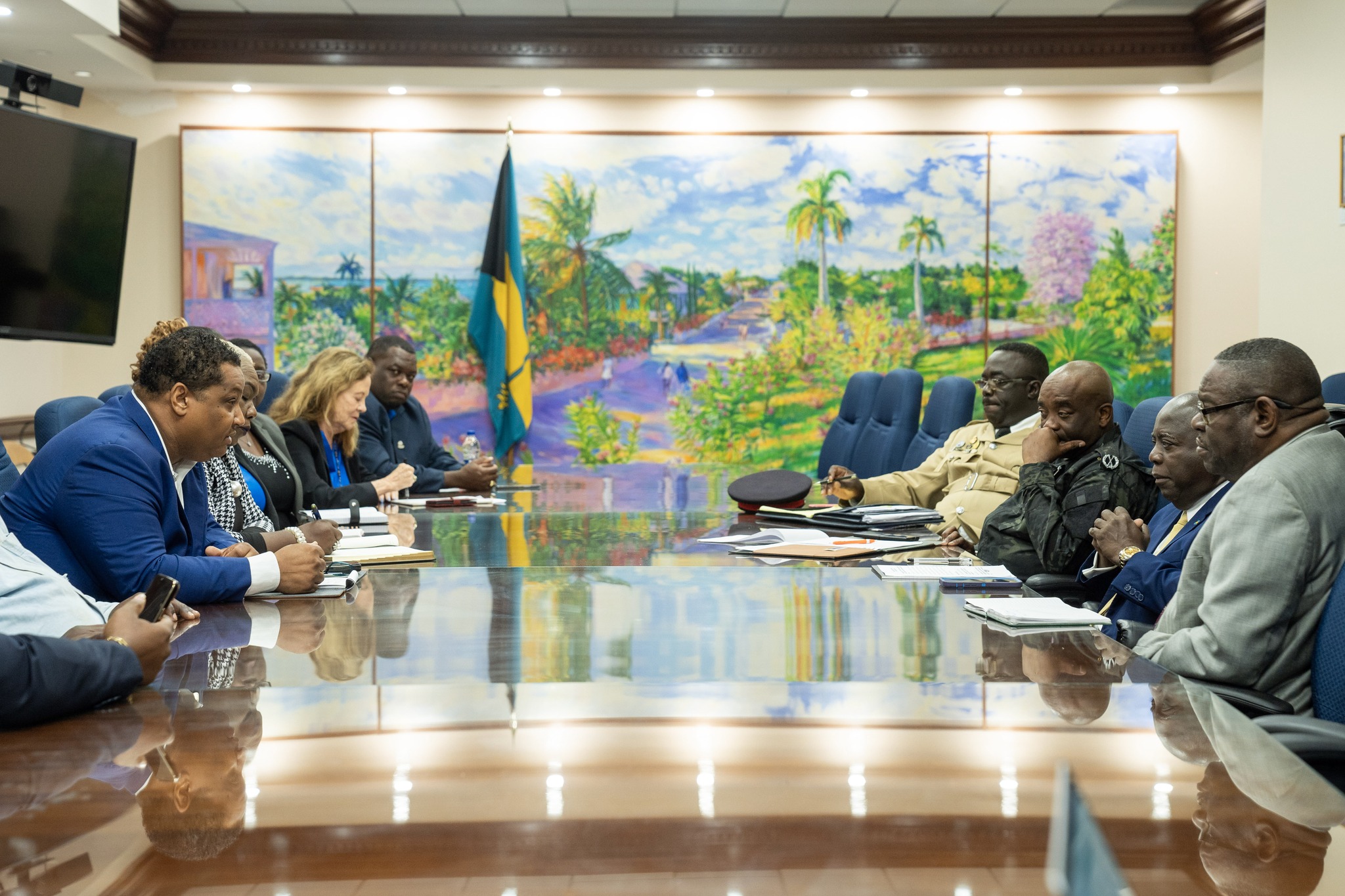 PM Meets With NNWC - ZNS BAHAMAS
