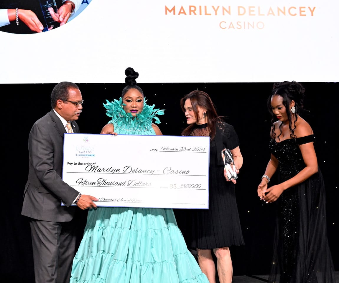 Diamond Gala Crystal Awards for Atlantis employees - ZNS BAHAMAS