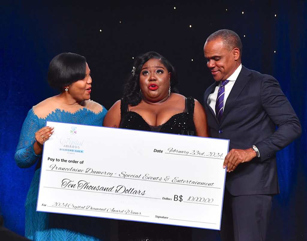 Diamond Gala Crystal Awards for Atlantis employees - ZNS BAHAMAS