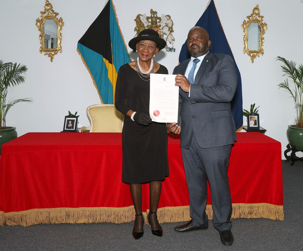 Ruby Ann Darling, sworn in as Deputy to the Governor General - ZNS BAHAMAS
