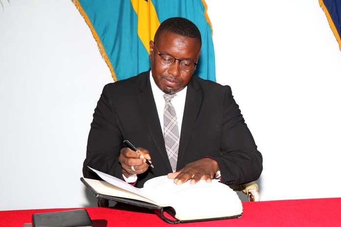Darron Ellis, sworn in as Acting Justice of the Supreme Court - ZNS BAHAMAS