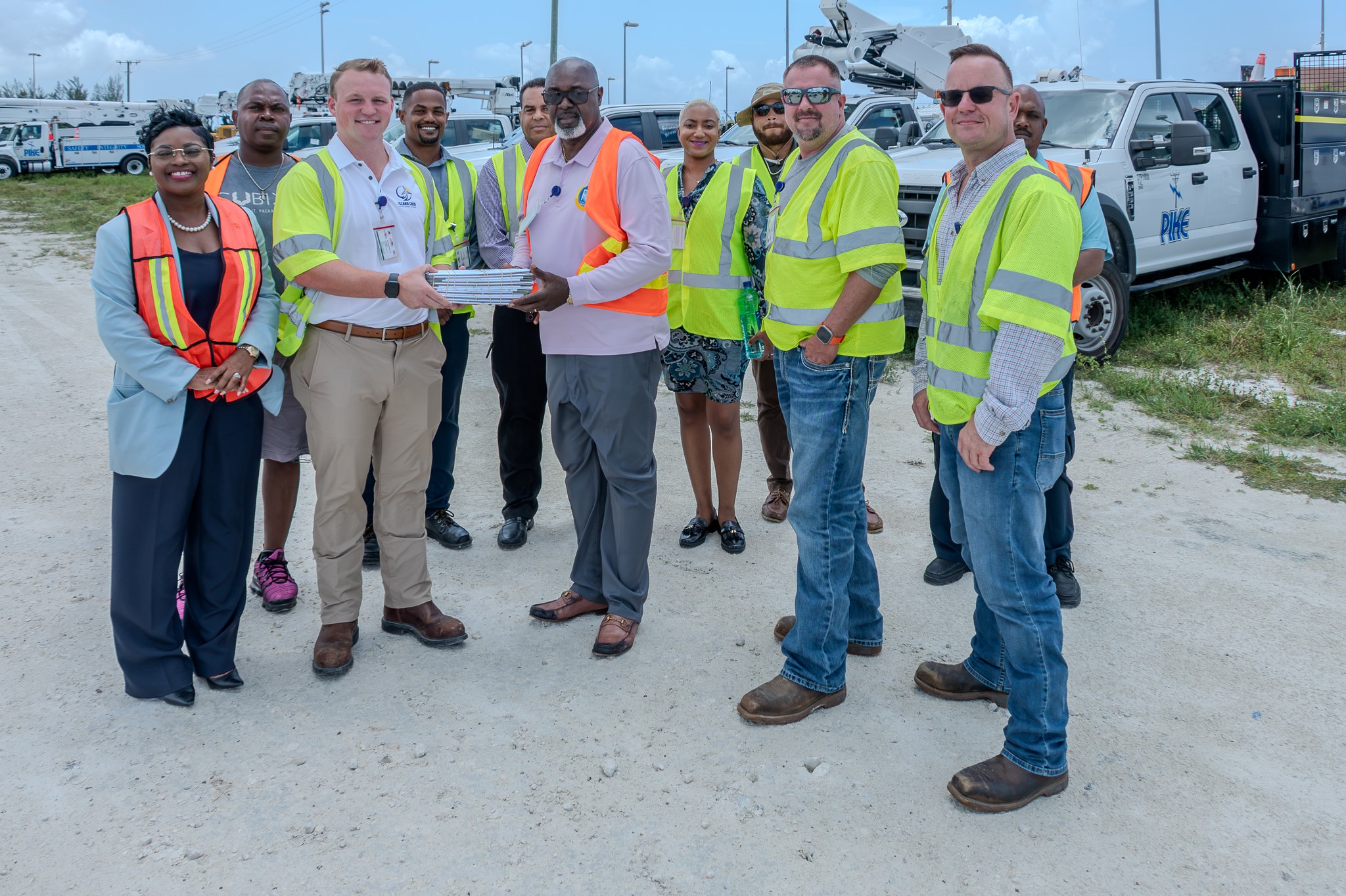 Minister of Energy and Transport inspects PIKE (Island Grid) bucket ...
