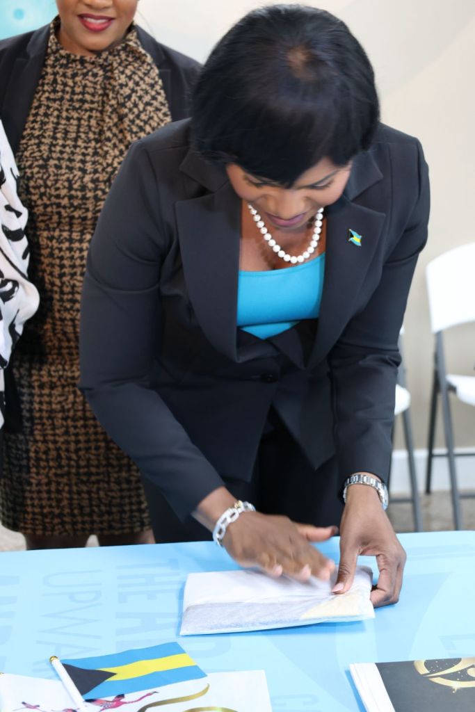 Min. for Grand Bahama packs the island's time capsule: an archipelago ...