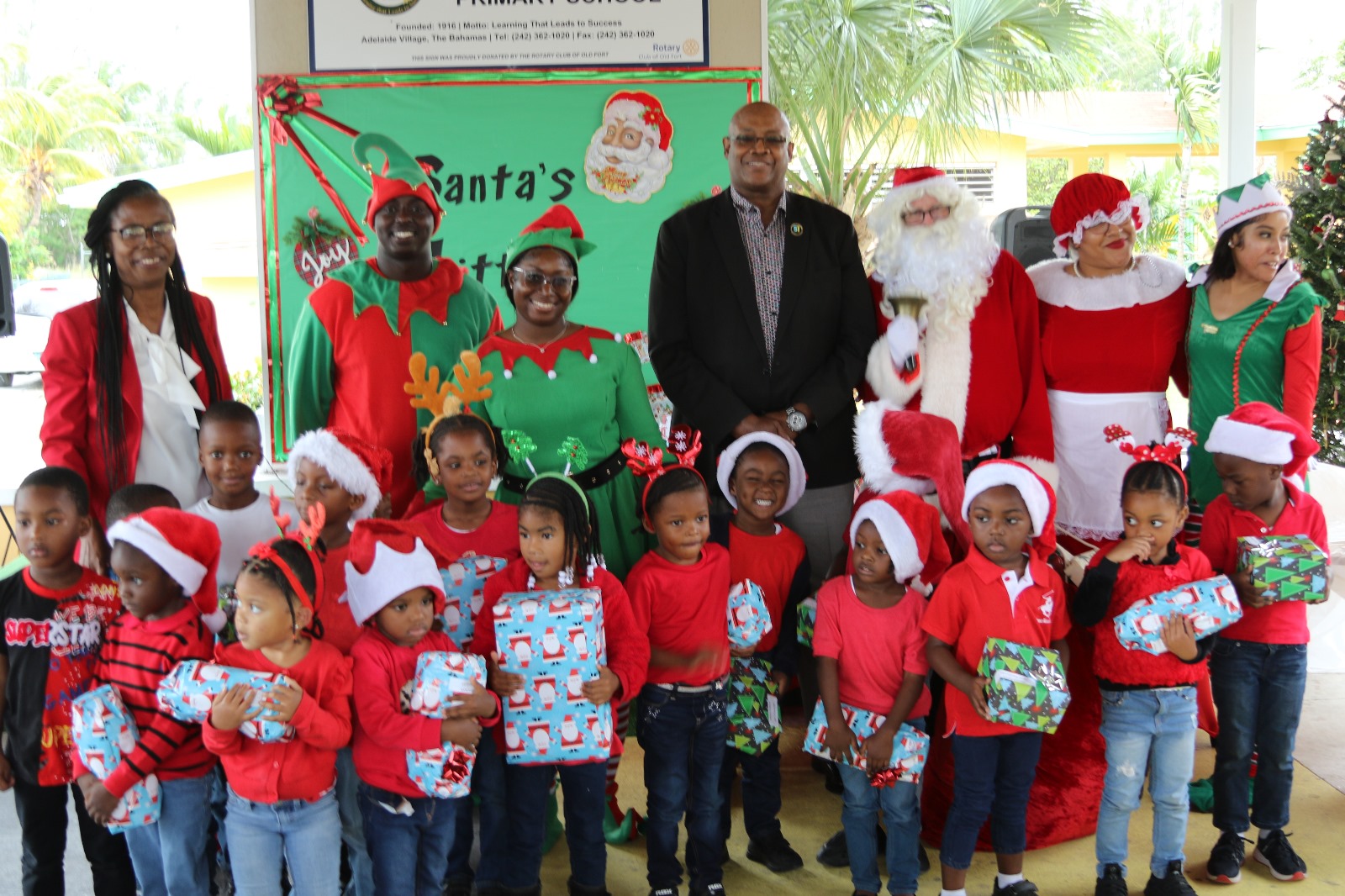 Miller Attends Carol Service At Adelaide Primary School - ZNS BAHAMAS