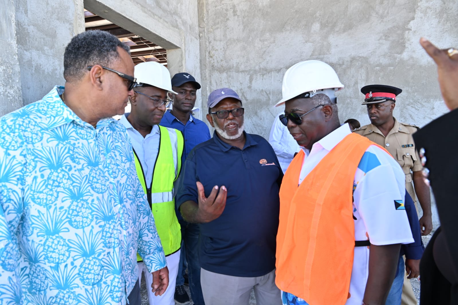 Prime Minister visits Cat Island for inspection of airport construction ...