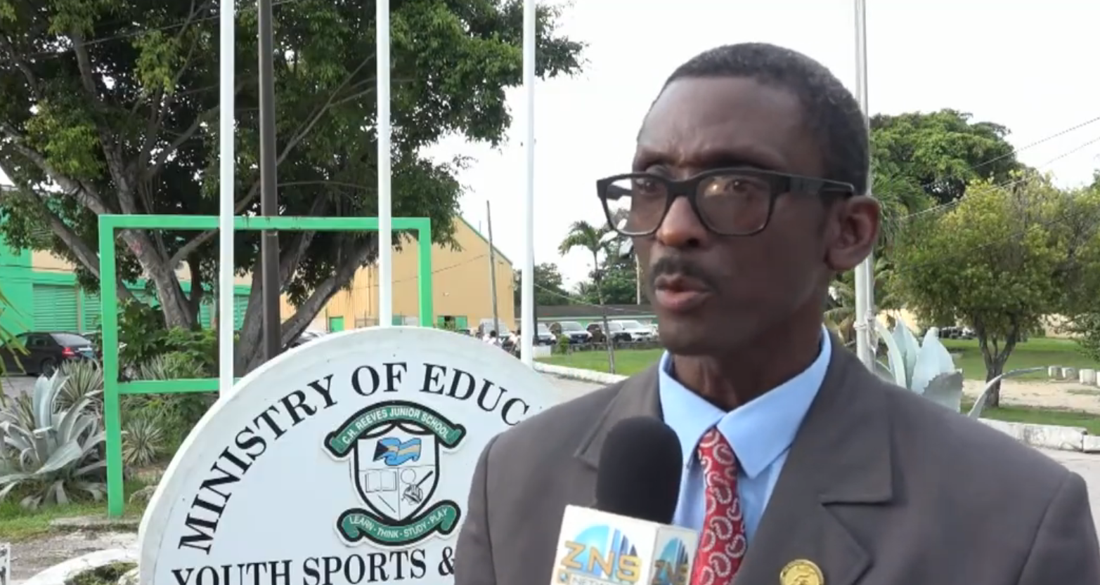Principal Makes Formal Complaint Against Fighting Parents - ZNS BAHAMAS